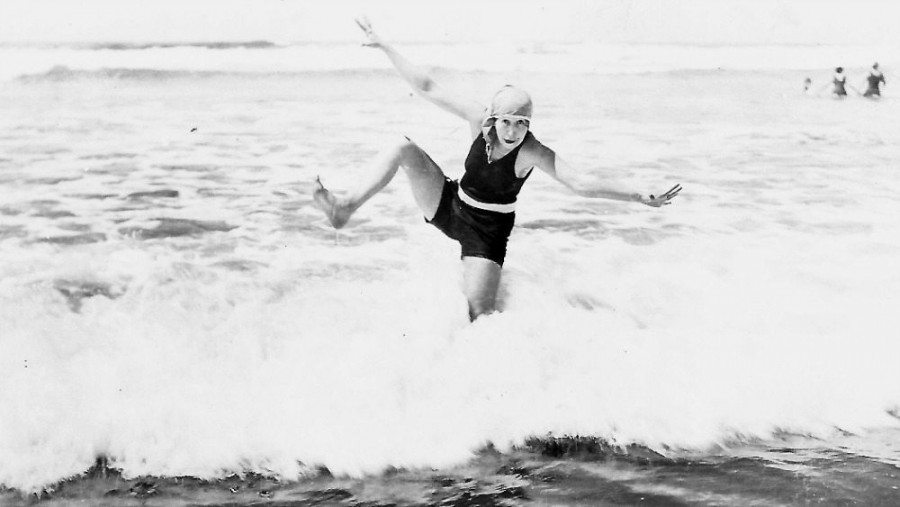 “Gee, the Water's Fine” - Seaside Oregon